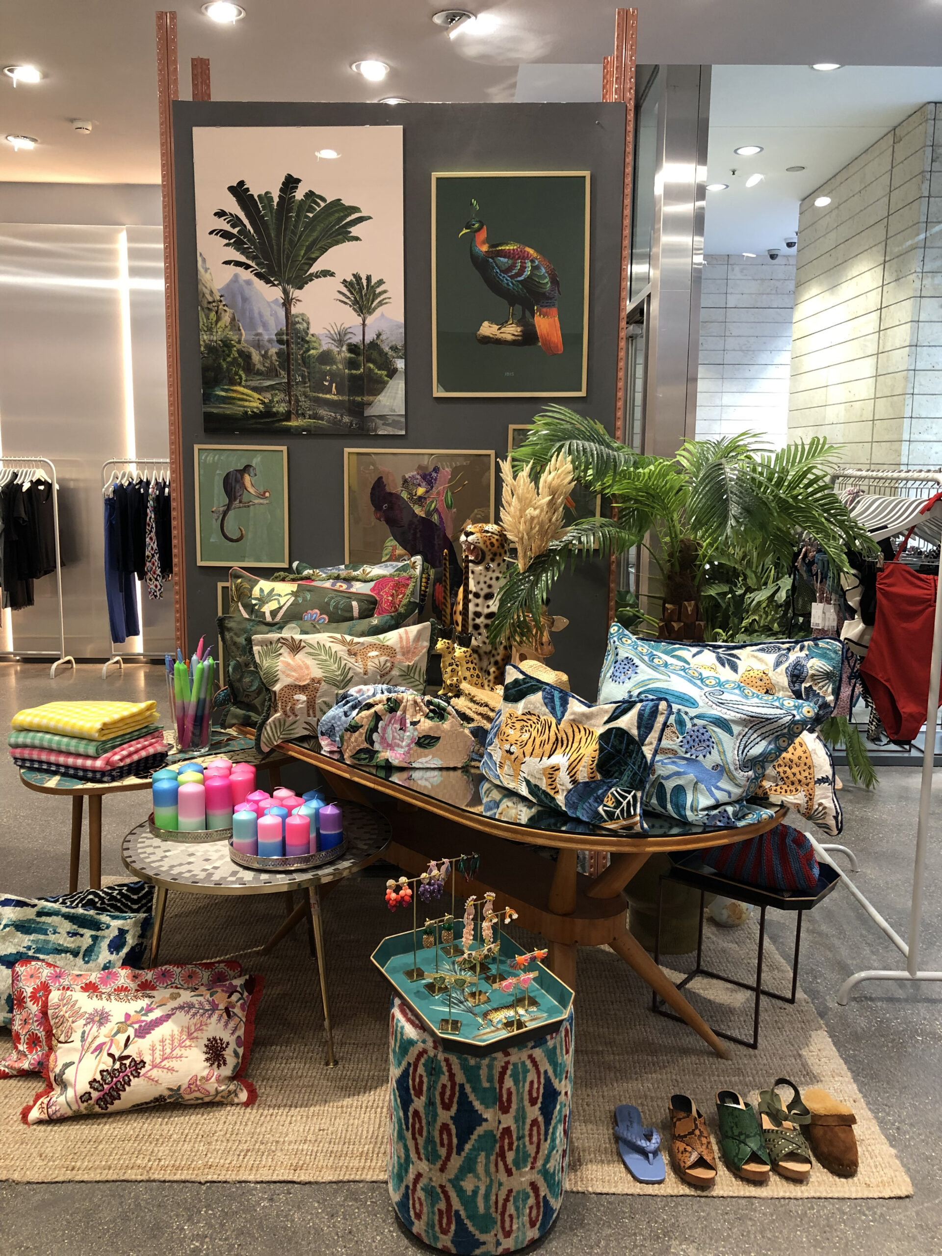 : FÜNF HÖFE Shopping